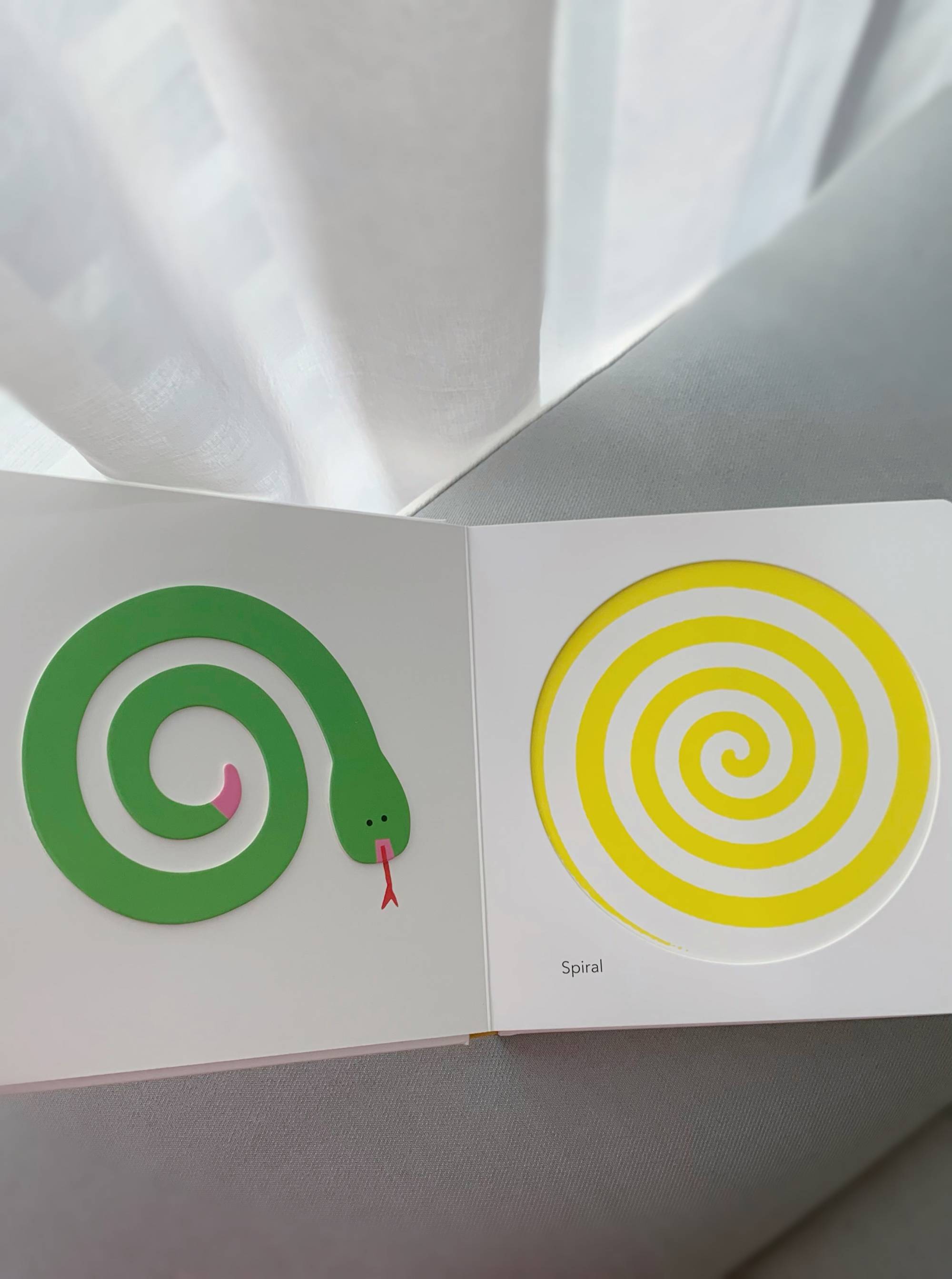 TouchThinkLearn : Shapes